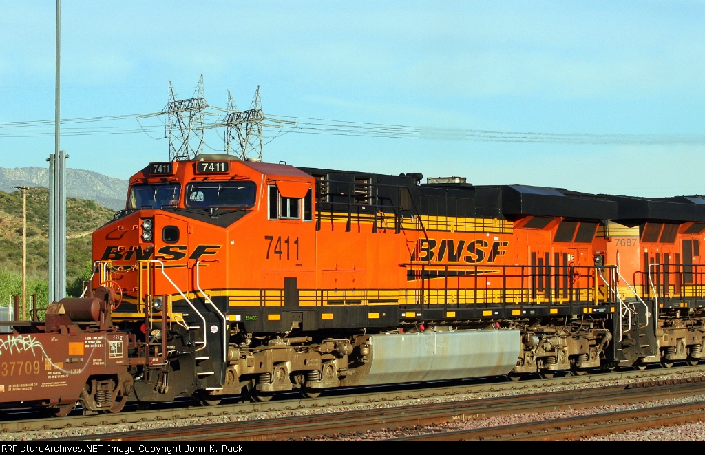 BNSF 7411